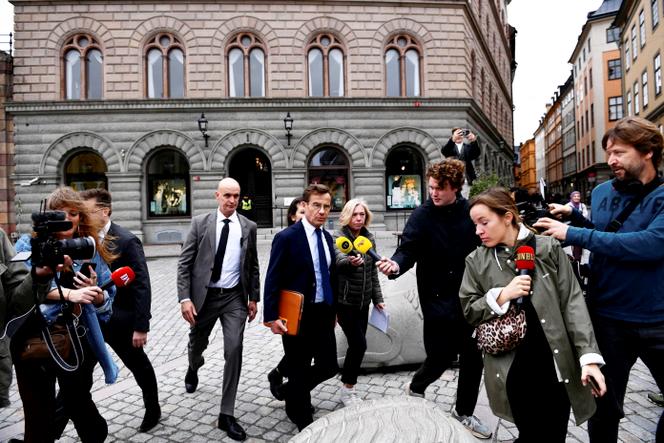 Swedish conservative leader gets extension to form coalition government