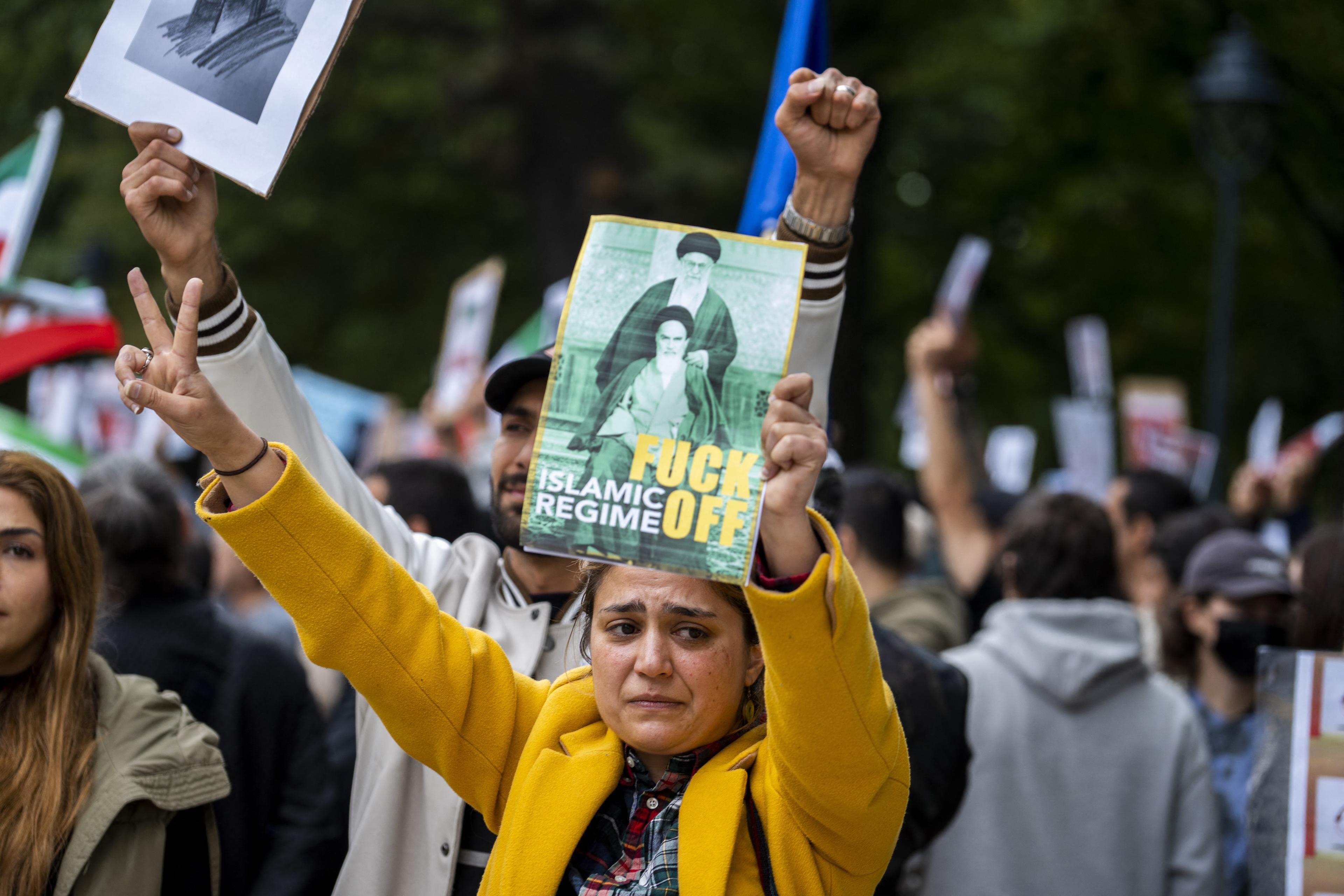 En Images Le Soulèvement Des Femmes Iraniennes Après La Mort De Mahsa