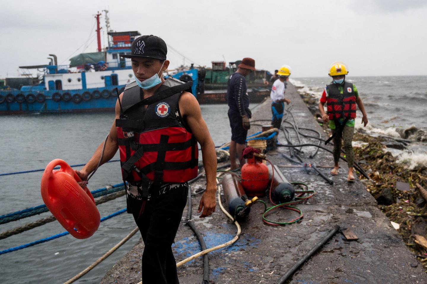 Thousands evacuated as typhoon Noru hits the Philippines