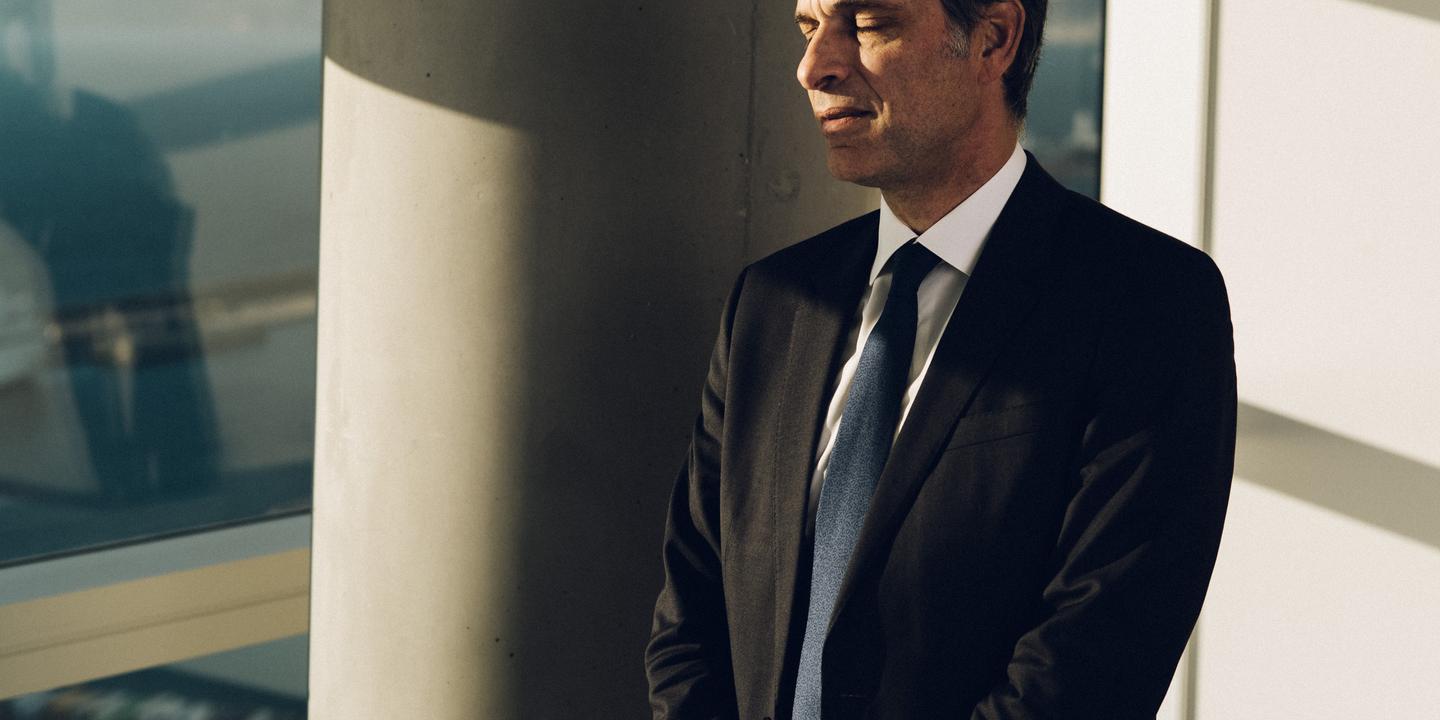 Comment Rodolphe Saadé, inconnu dans le monde de la presse, a conquis ...