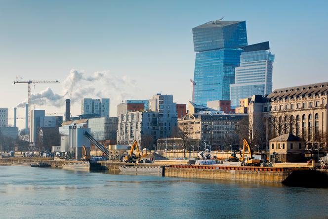 Untimely monuments: the Duo Towers in Paris