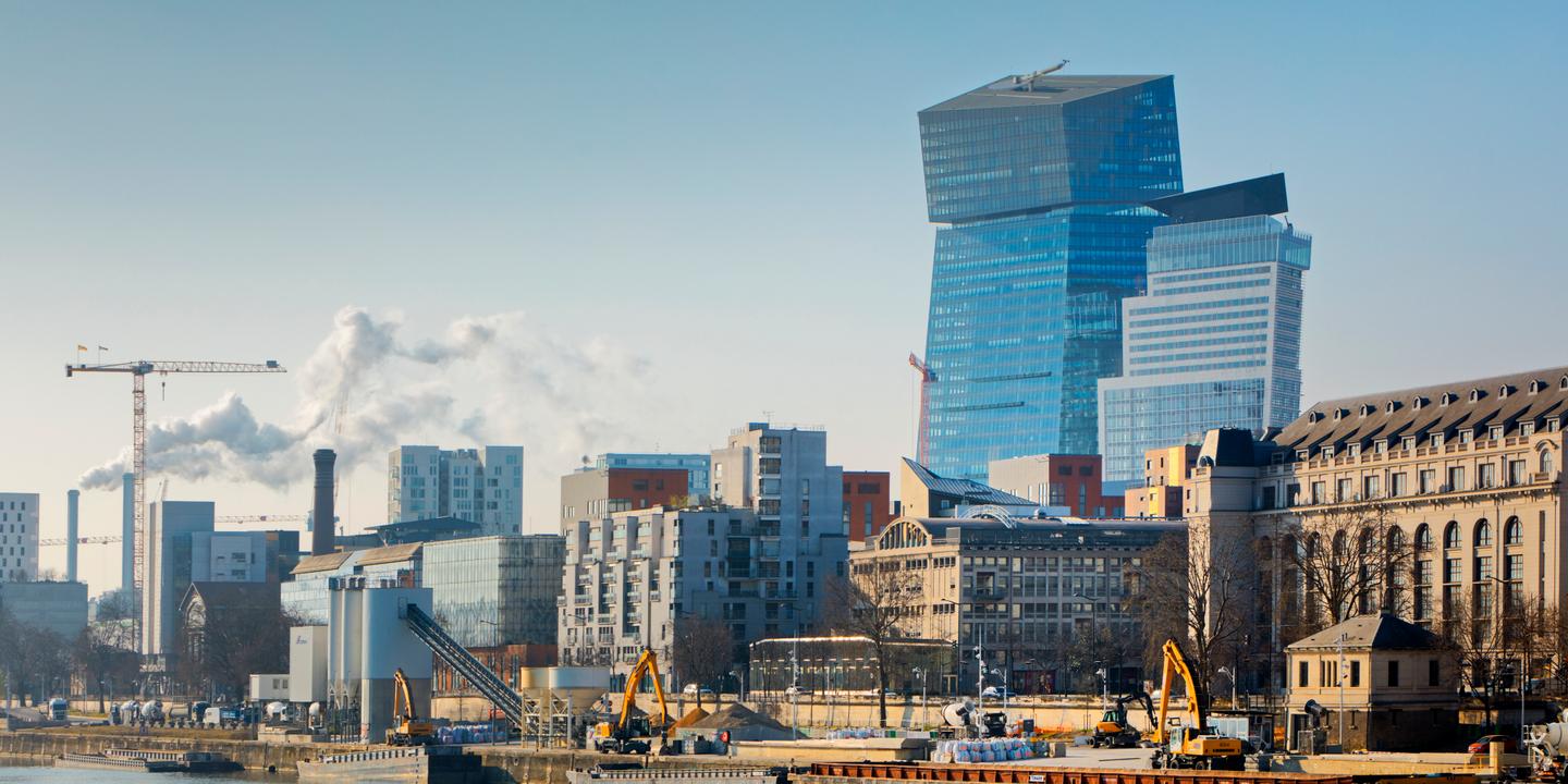 Untimely monuments: the Duo Towers in Paris