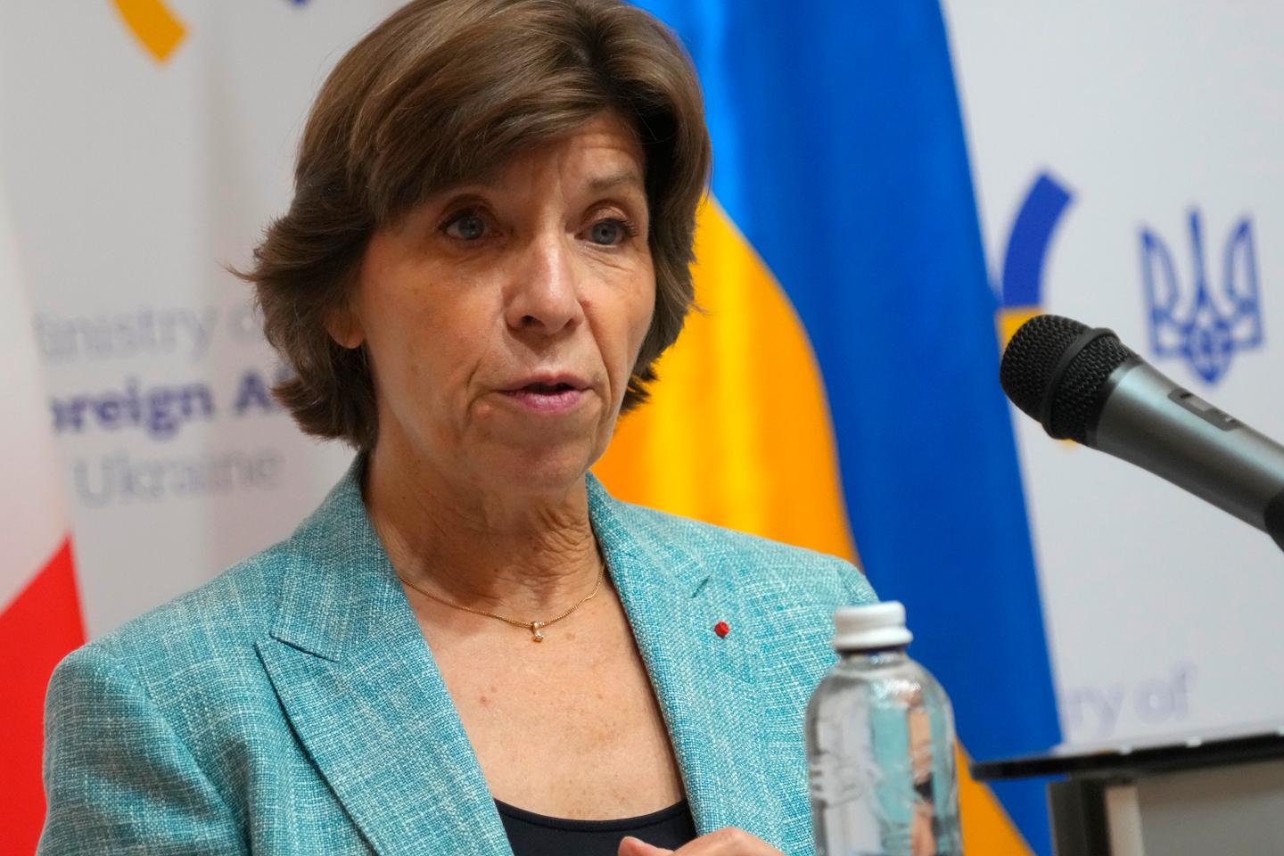 French foreign minister makes surprise visit to Kyiv