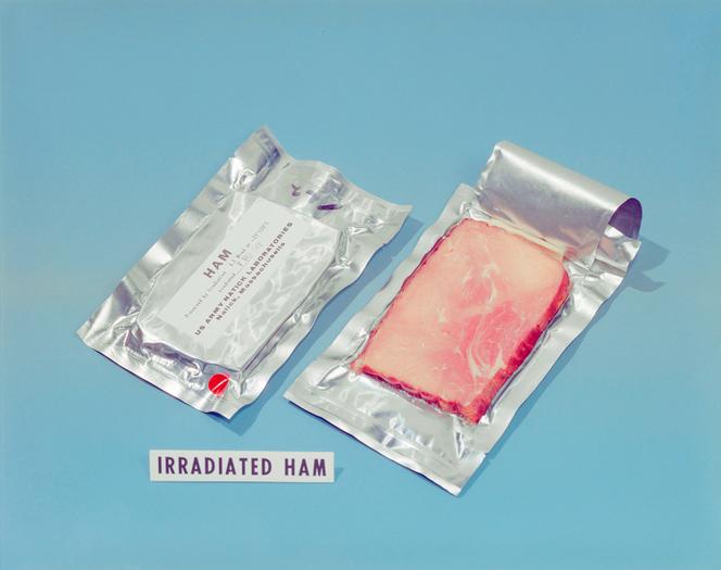 Canned bread, vacuum-packed ham: photos of the US military food ...