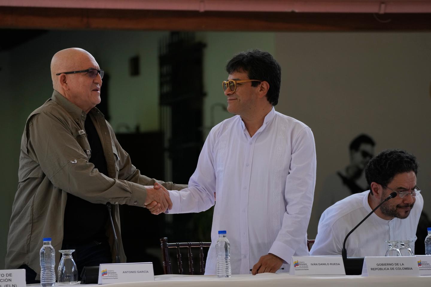 Colombia and ELN guerrillas announce new peace talks