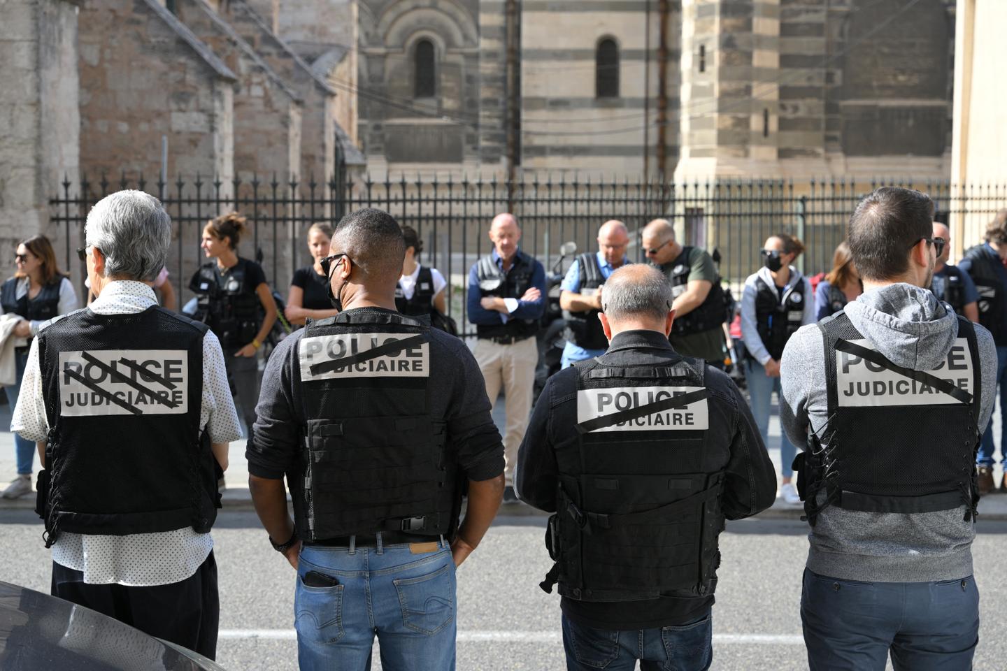 Very lively stir in police after dismissal of boss of PJ of Marseille ...