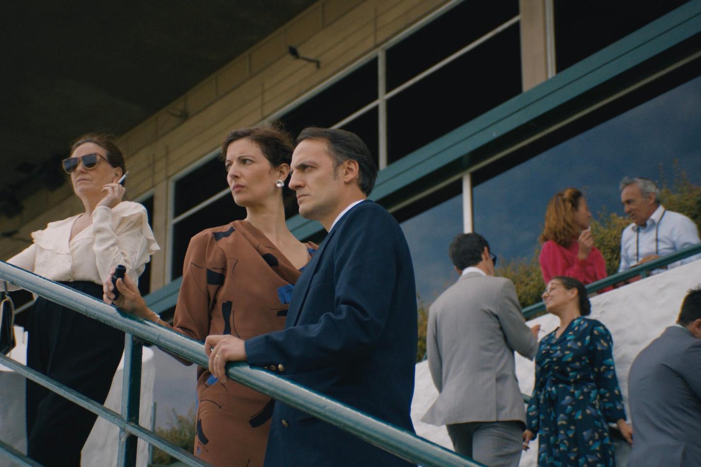 « Azor » : une plongée paranoïaque dans les zones d’ombre du pouvoir en ...