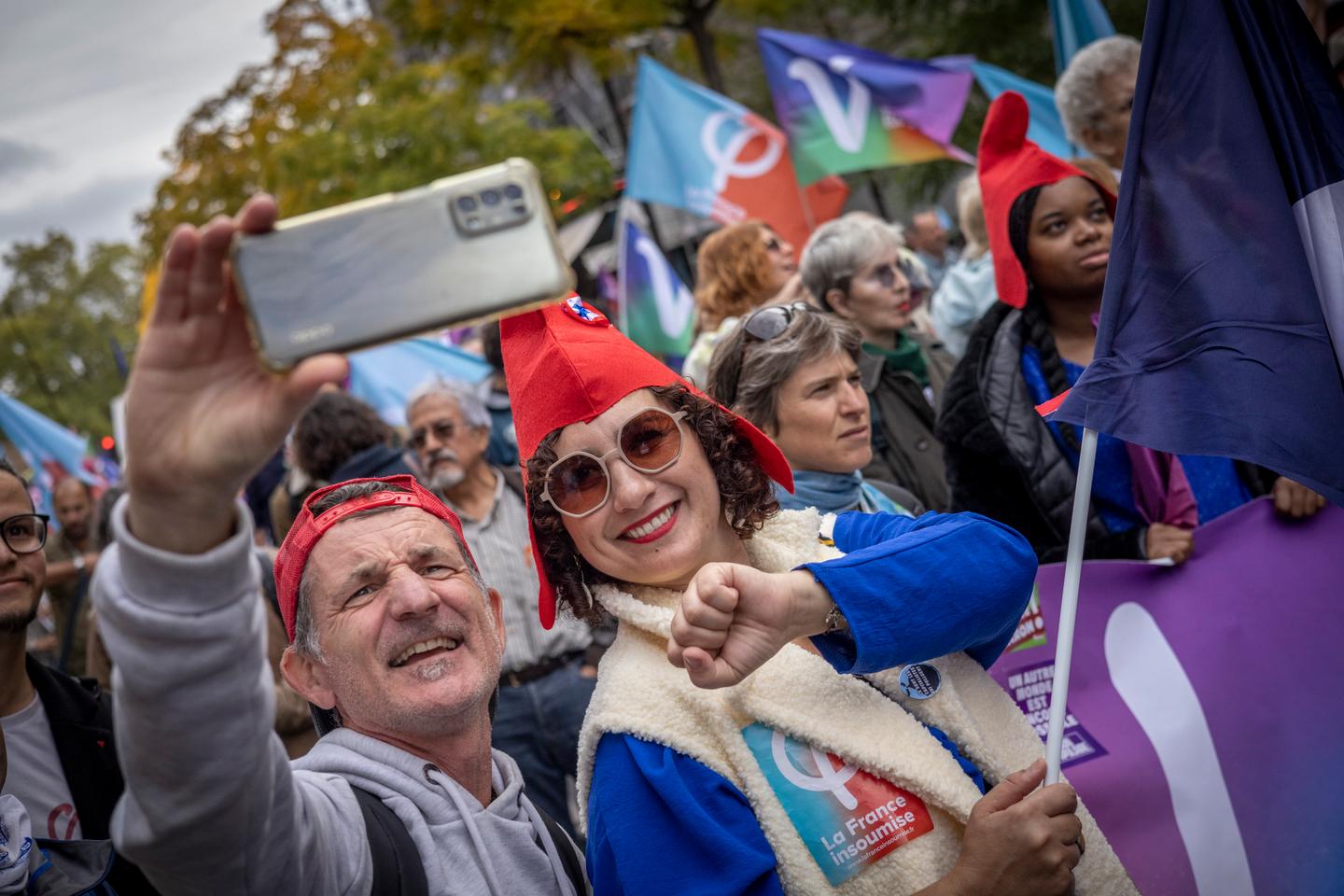 French left stands united at march against 'high cost of living'
