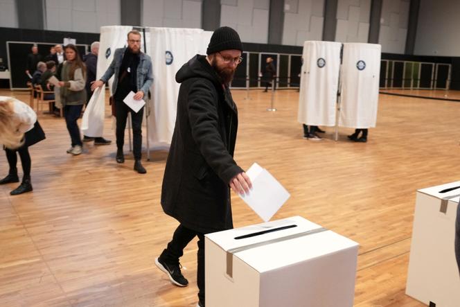 Denmark votes with 14 parties contesting for spots in new government