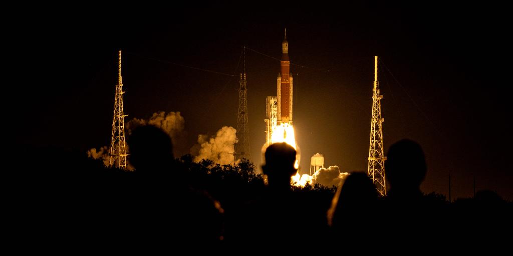 Artemis 1 blast off: The moment the most powerful rocket in history ...