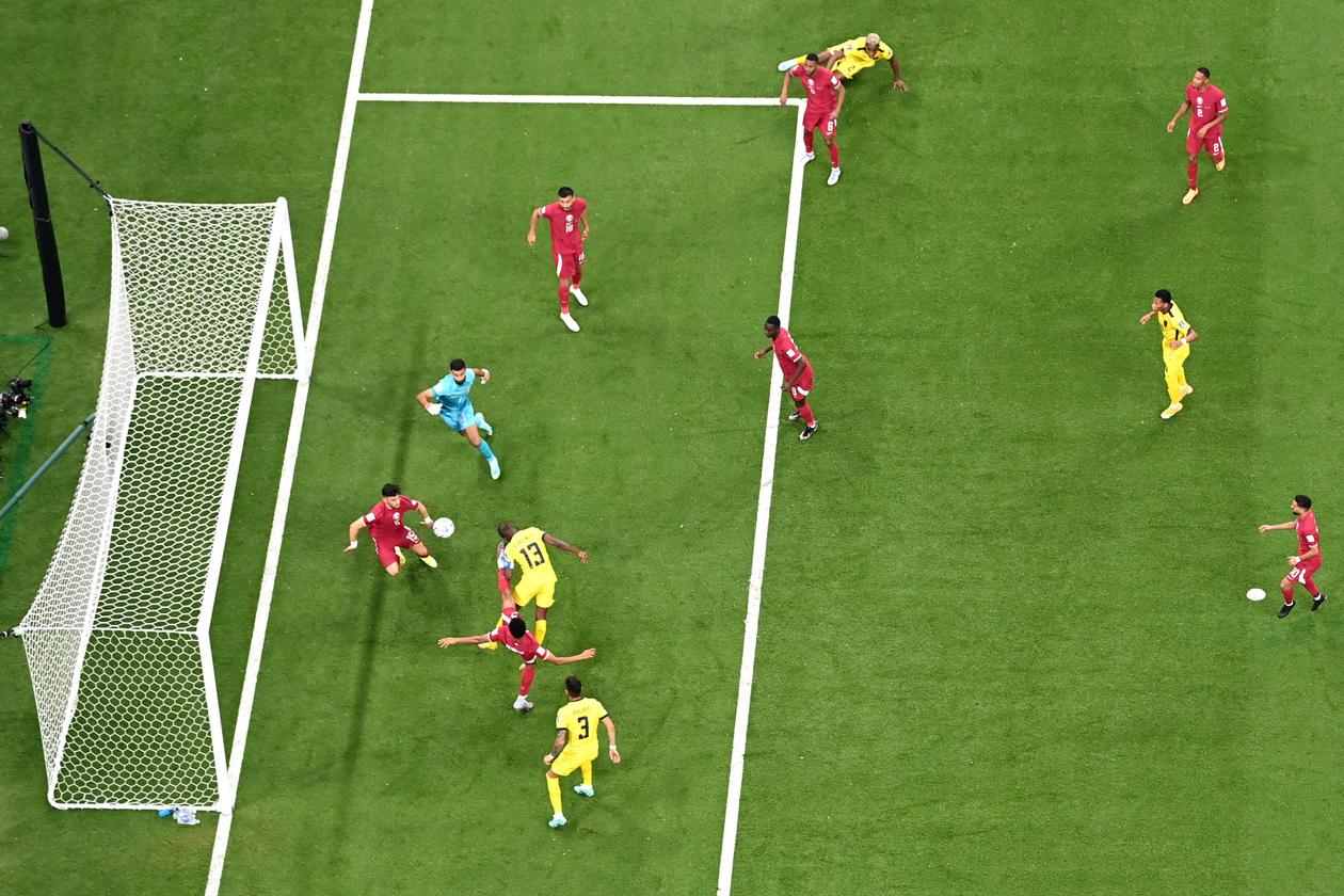 World Cup 2022: Semi-automatic offside detection, football's new star ...