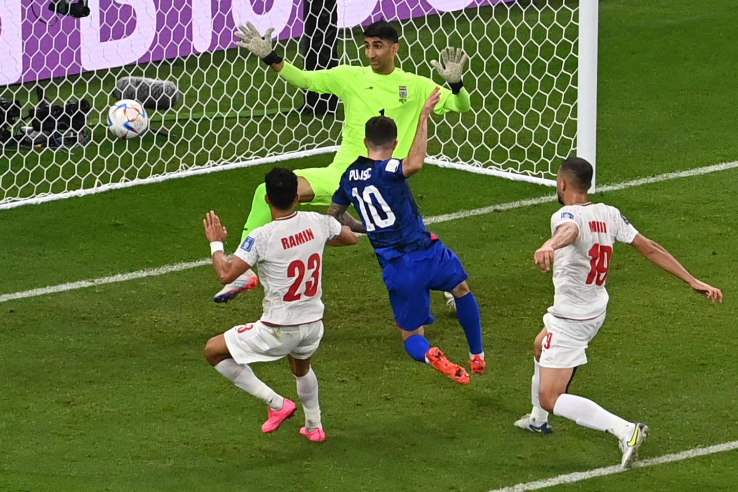 Pulisic goal advances US in World Cup with 1-0 win over Iran
