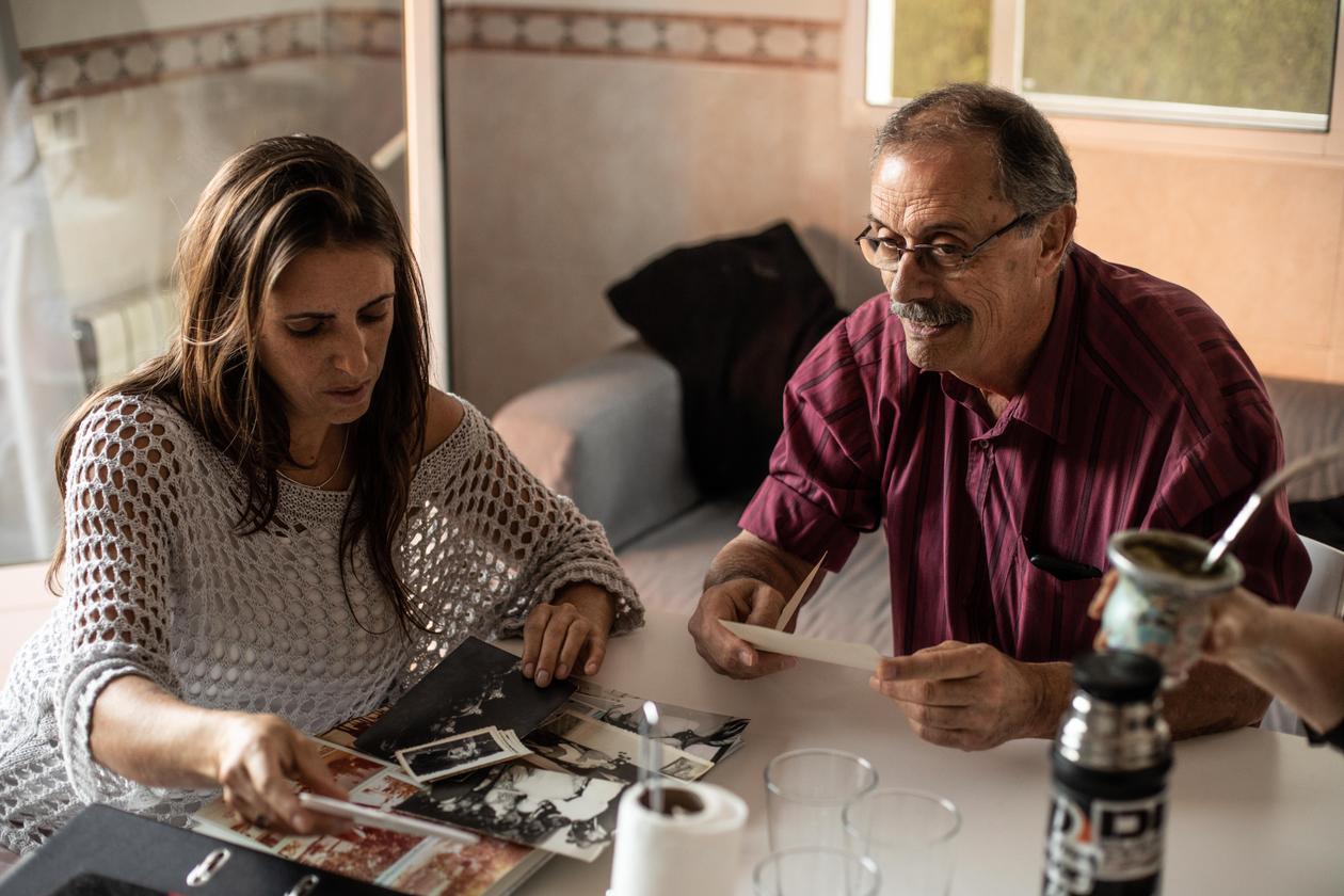 Le bouleversant retour aux origines pour les bébés volés de la ...