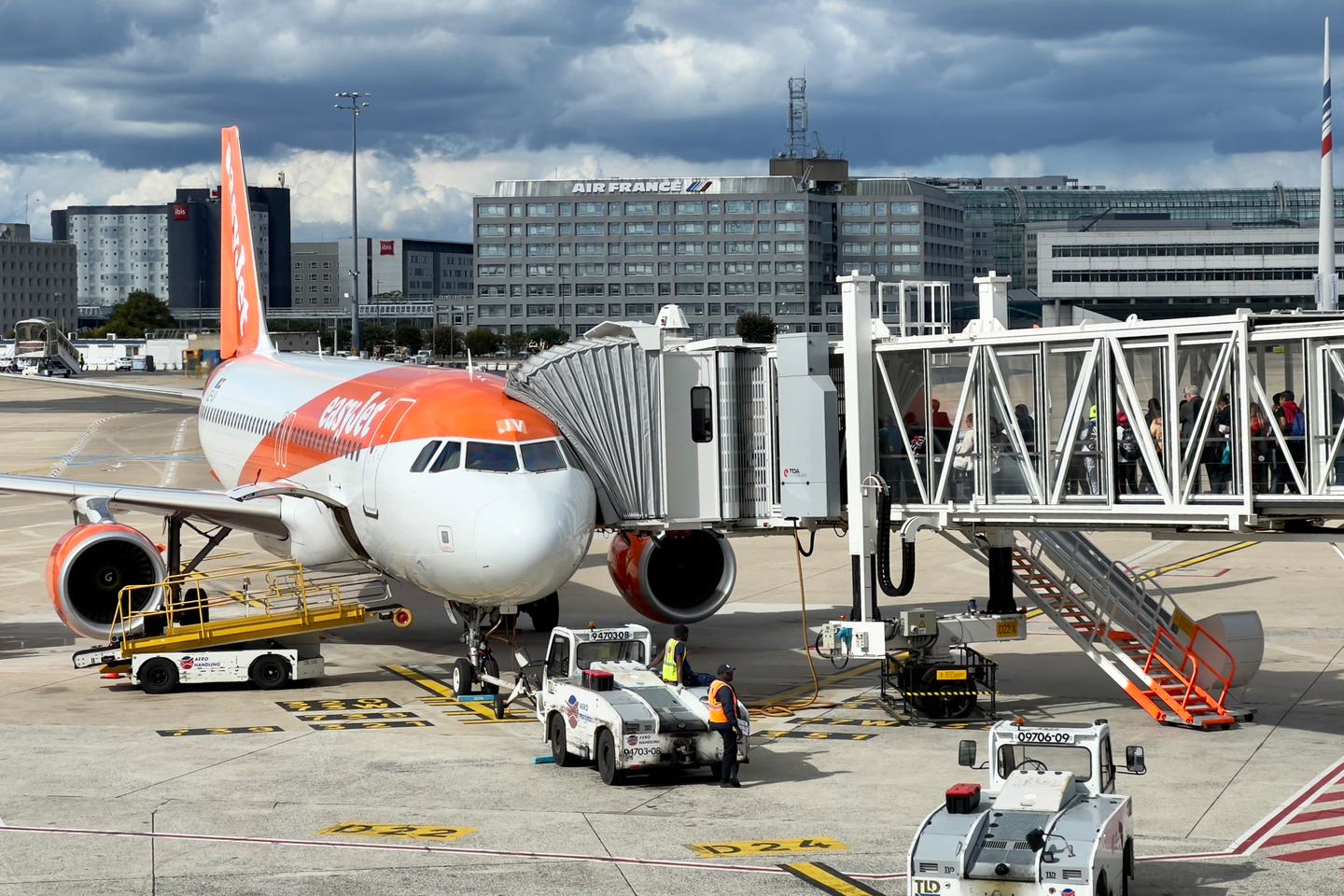 Négociations salariales : les syndicats d’easyJet en France menacent de ...