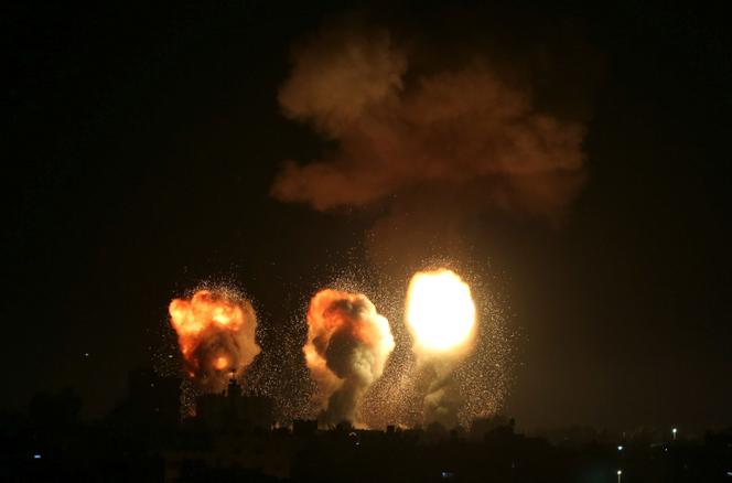 Israeli forces retaliate with air strike into Gaza Strip