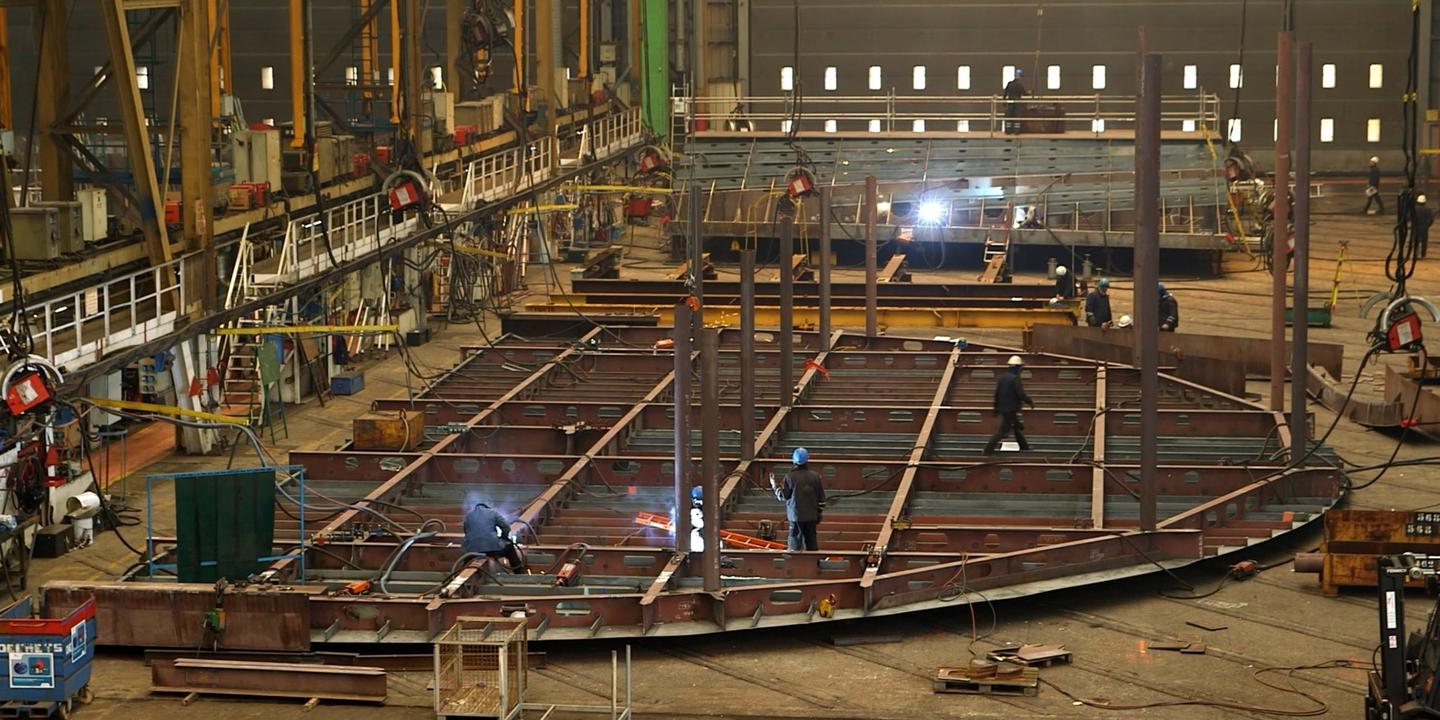 « Paquebot du futur : l’incroyable défi des chantiers de Saint-Nazaire », sur M6 : « Zone ...