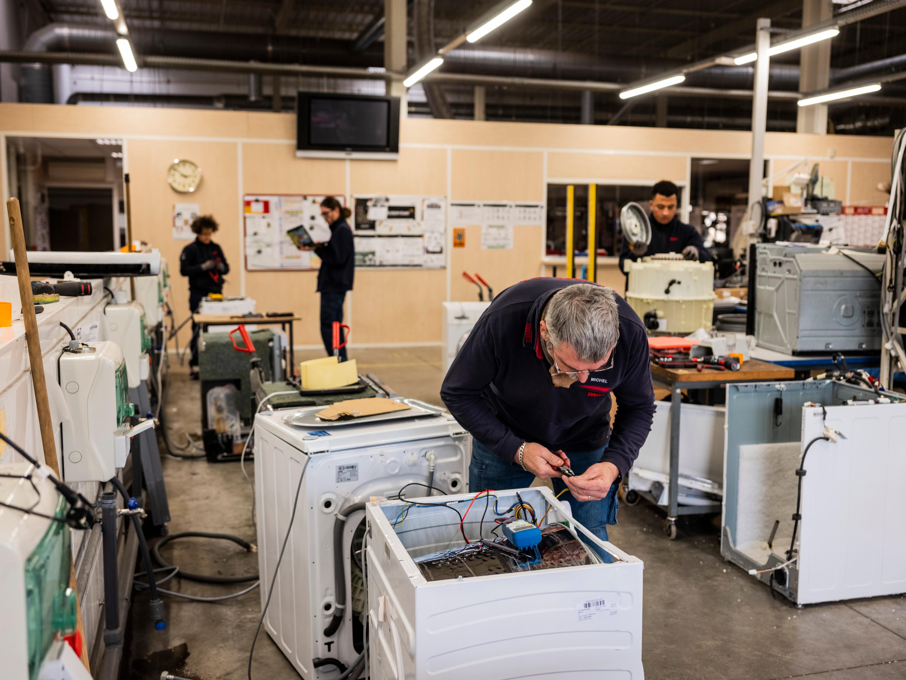 Le boom espéré de la réparation d’électroménager conduit le secteur à ...