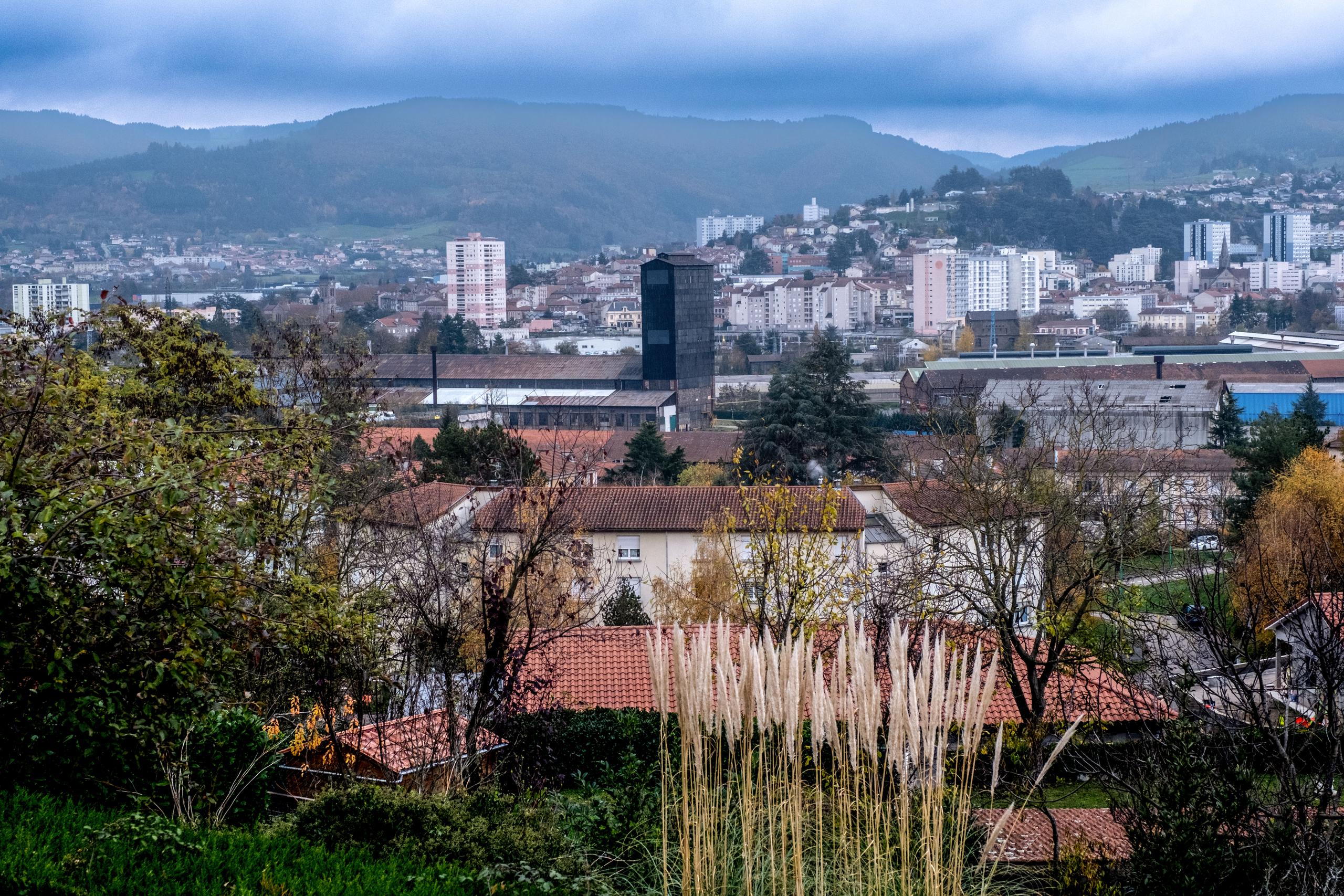 L’usine qui fabrique le canon Caesar, un secret militaire jalousement gardé