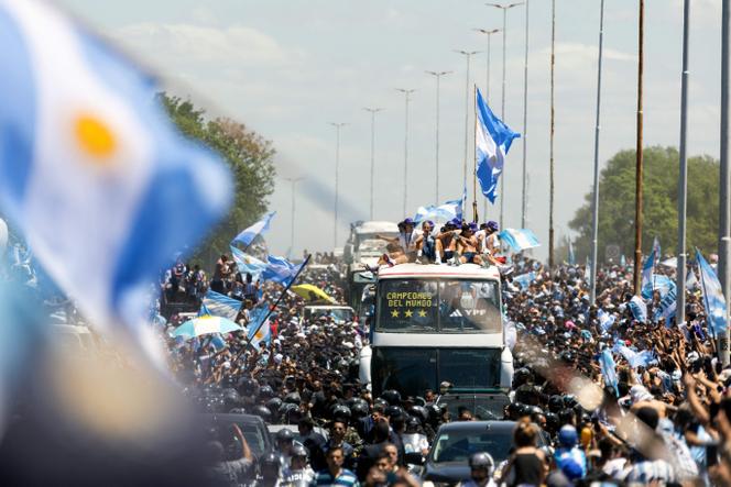 Argentina's government defends messy World Cup parade