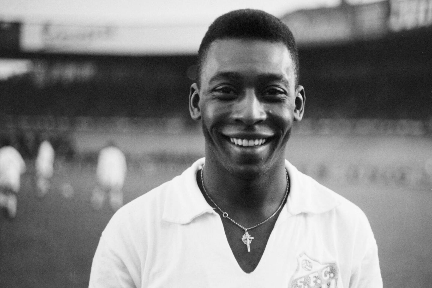 La mort du « roi Pelé », légende du football mondial