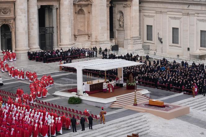 Pope Francis leads farewell at Benedict XVI funeral