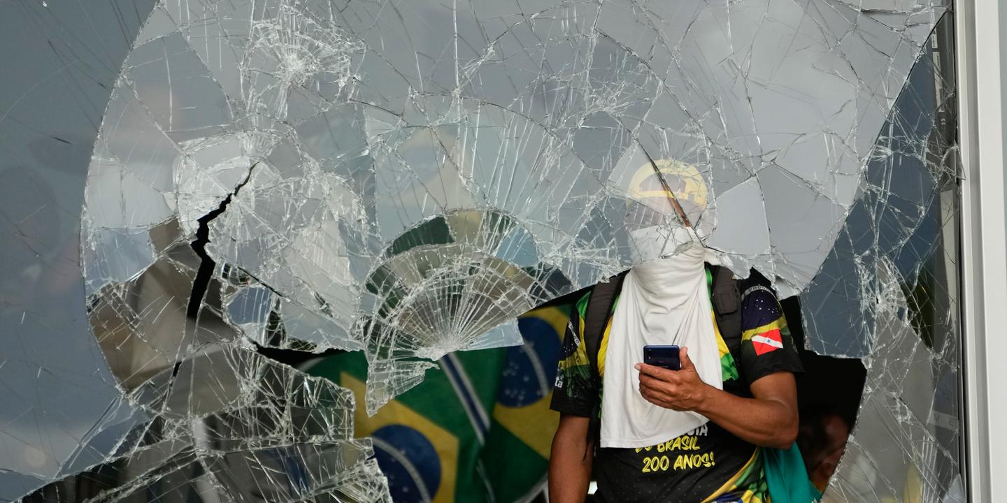 Brésil : les images des manifestations pro-Bolsonaro qui ont tourné à l ...