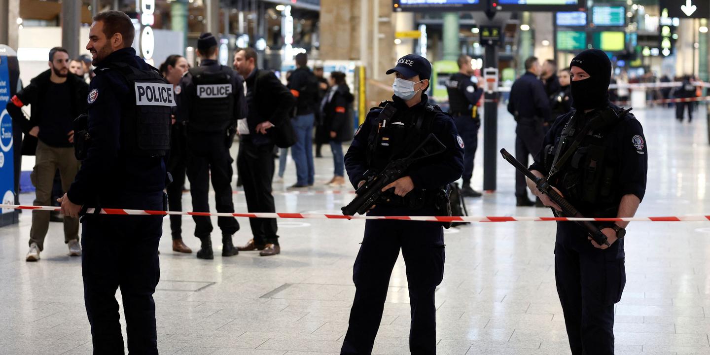 Six wounded in central Paris knife attack