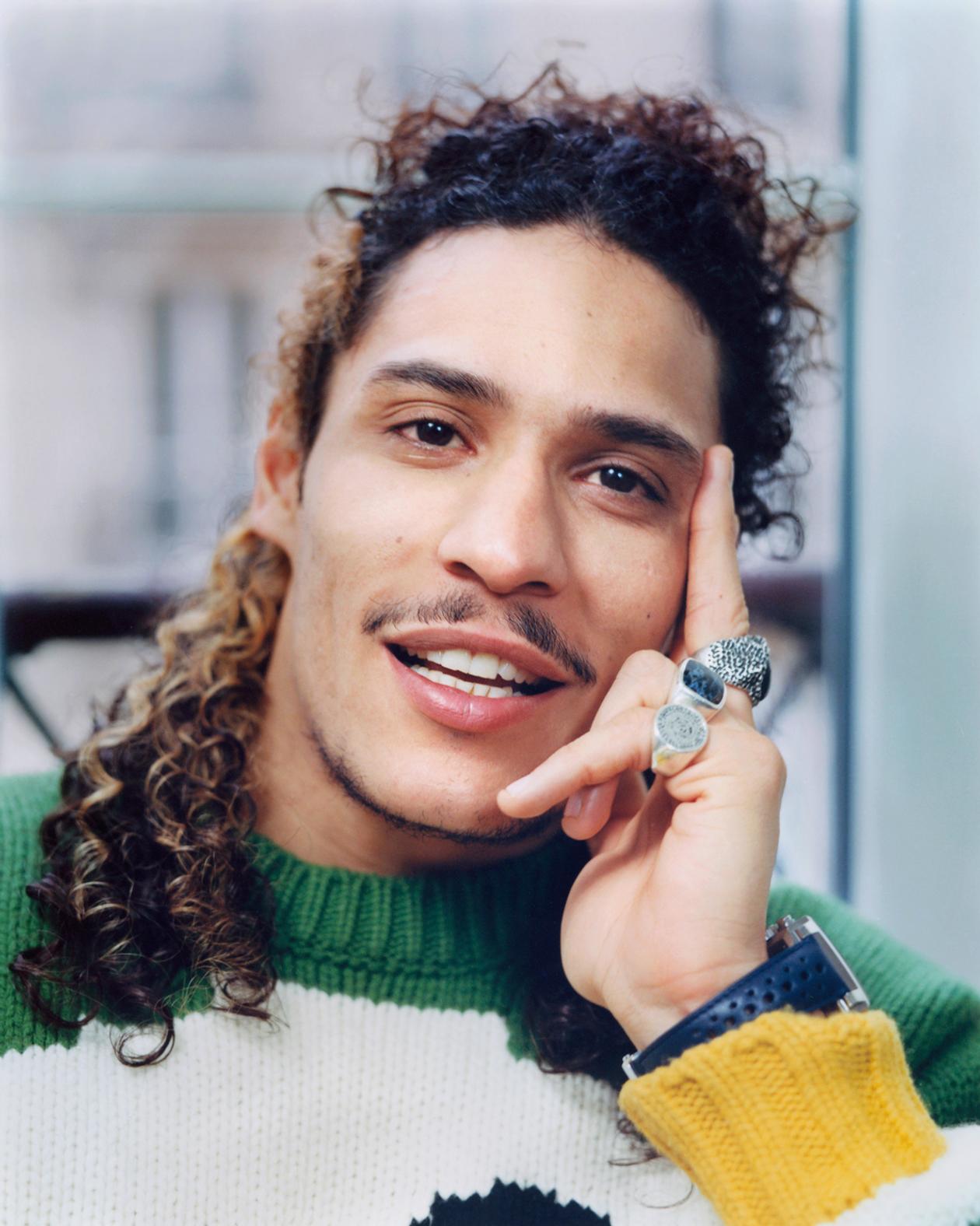 Hatik, rappeur cinégénique au sommet de « La Tour