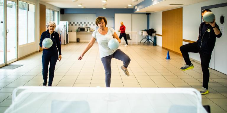Avec Mobil’Sport, un gymnase itinérant pallie le manque d’équipements ...