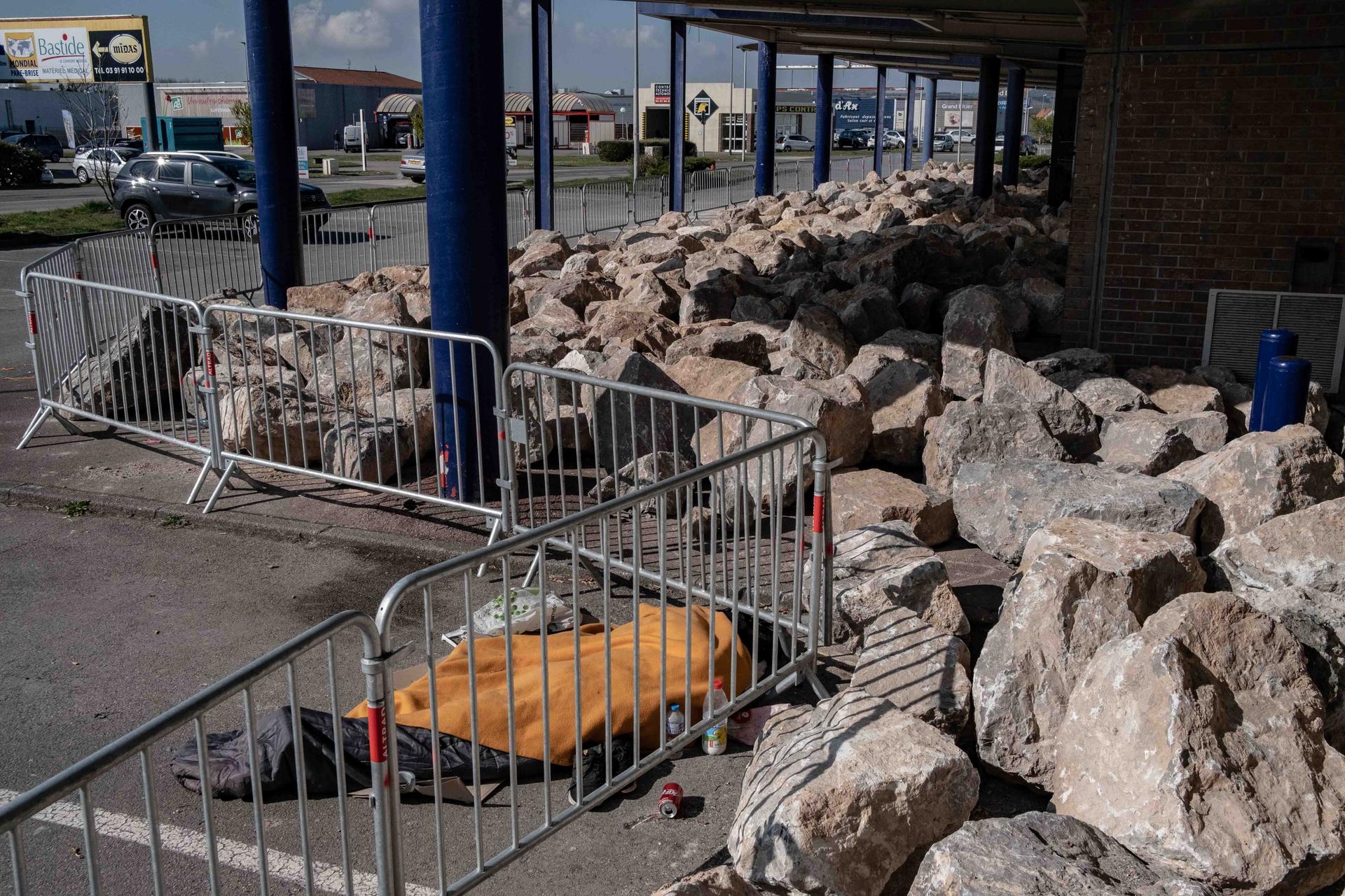 Calais, the French bunker border city pushing migrants into the English ...