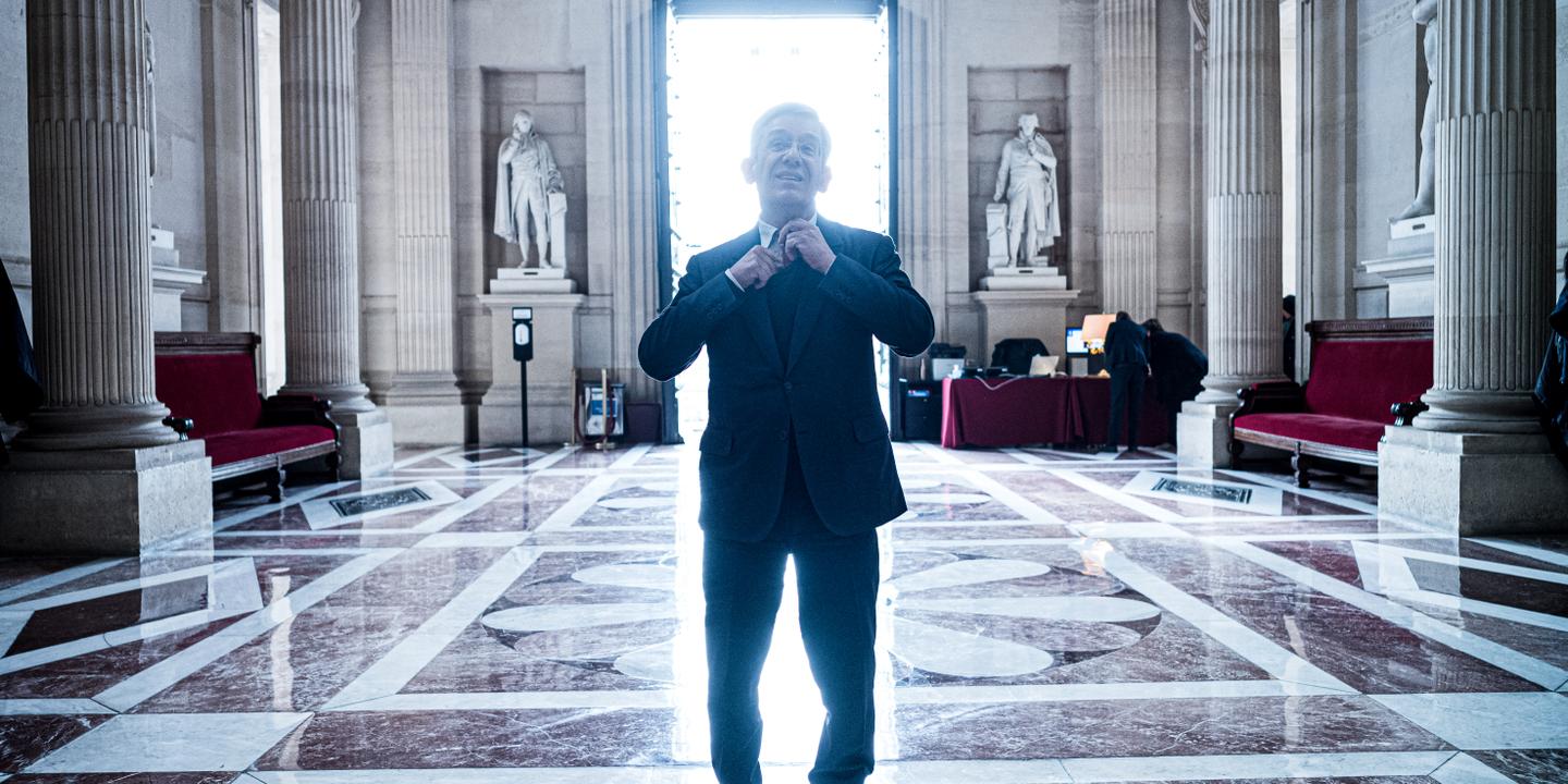 Charles de Courson, la « mascotte » de l’Assemblée contre la réforme ...