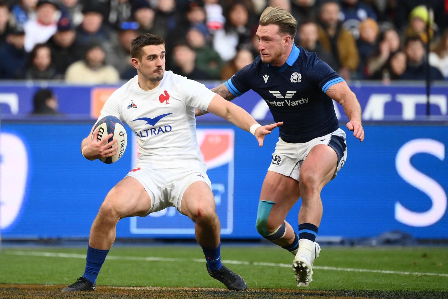 Six Nations: France beats Scotland 32-21