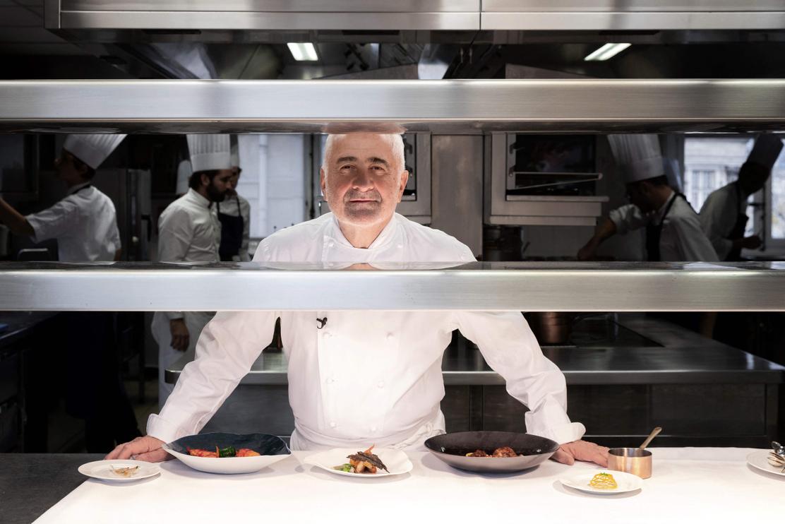 'Best chef in the world' Guy Savoy stripped of Michelin star