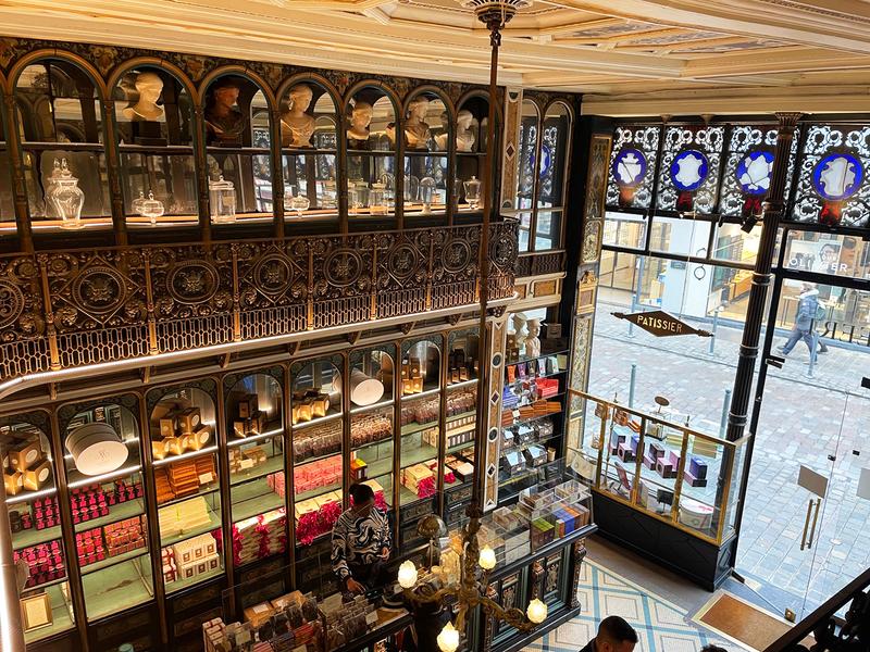 A la Maison Méert, à Lille, « cette gaufre éternelle délivre des ...