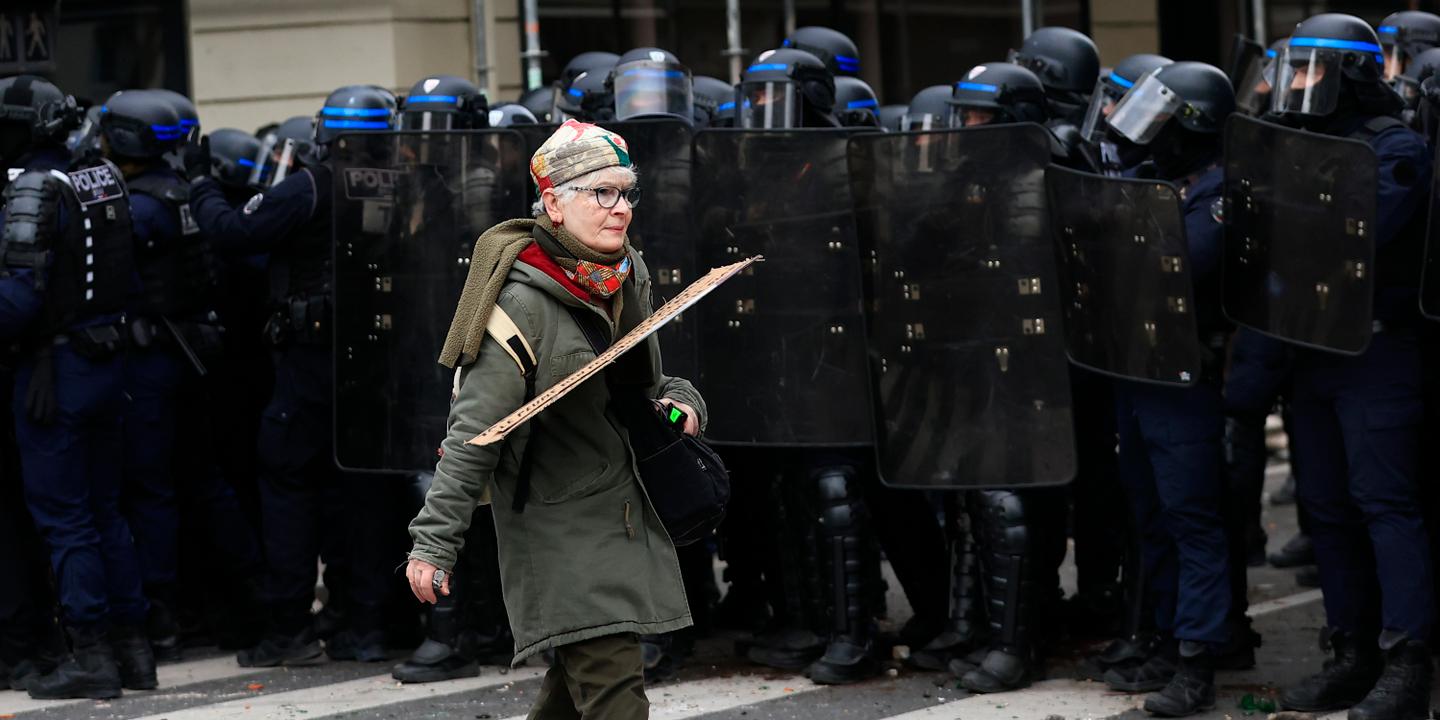 Manifestation interdite ou spontanée, « technique de la nasse », motifs ...
