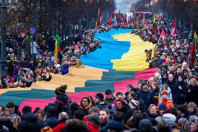 Lithuania restricts rights of Russian citizens on its territory