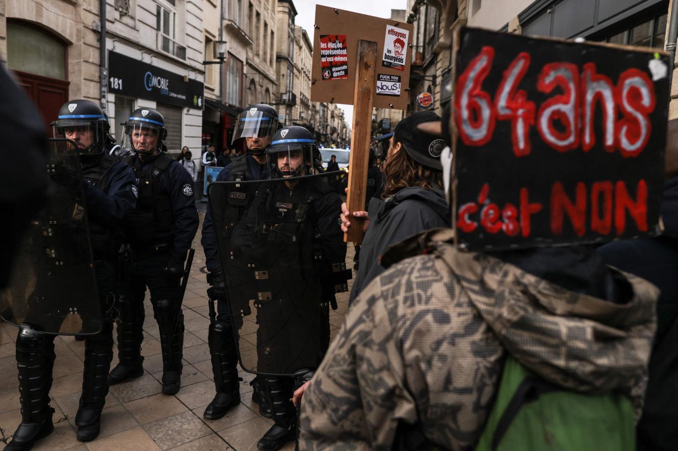 La gestion du maintien de l’ordre se durcit face à la multiplication ...