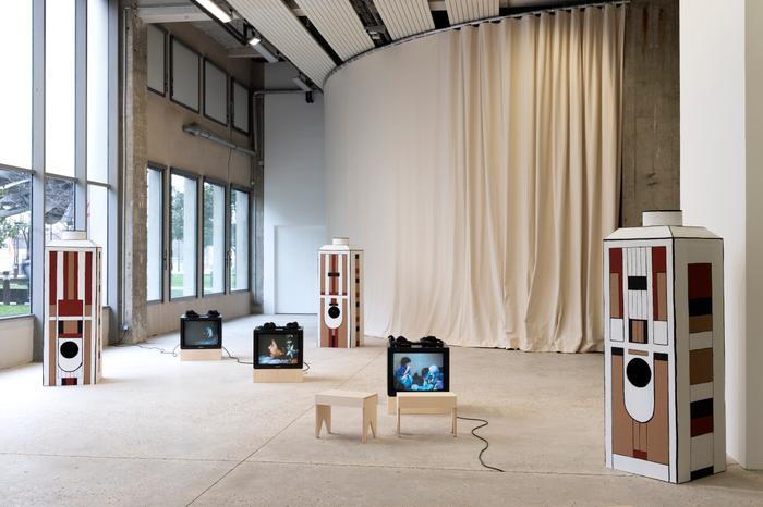 L’artiste Katia Kameli, révélatrice d’histoires qui achoppent et échappent