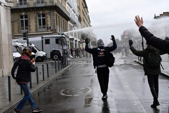 The weapons French police use during protests