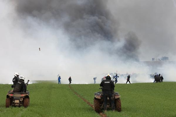 L’« écoterrorisme », une arme politique pour discréditer la radicalité ...