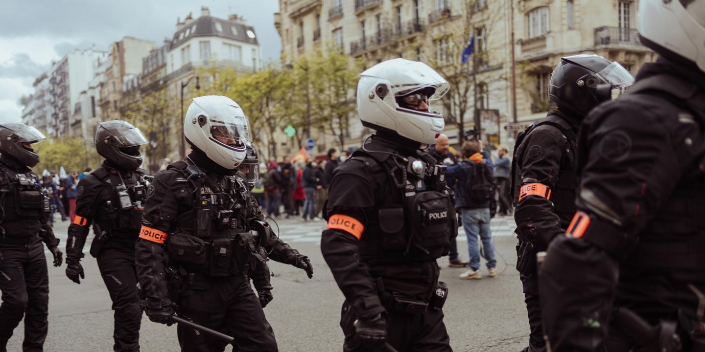 Paris policemen cite fatigue in probe over recorded threats to protestor