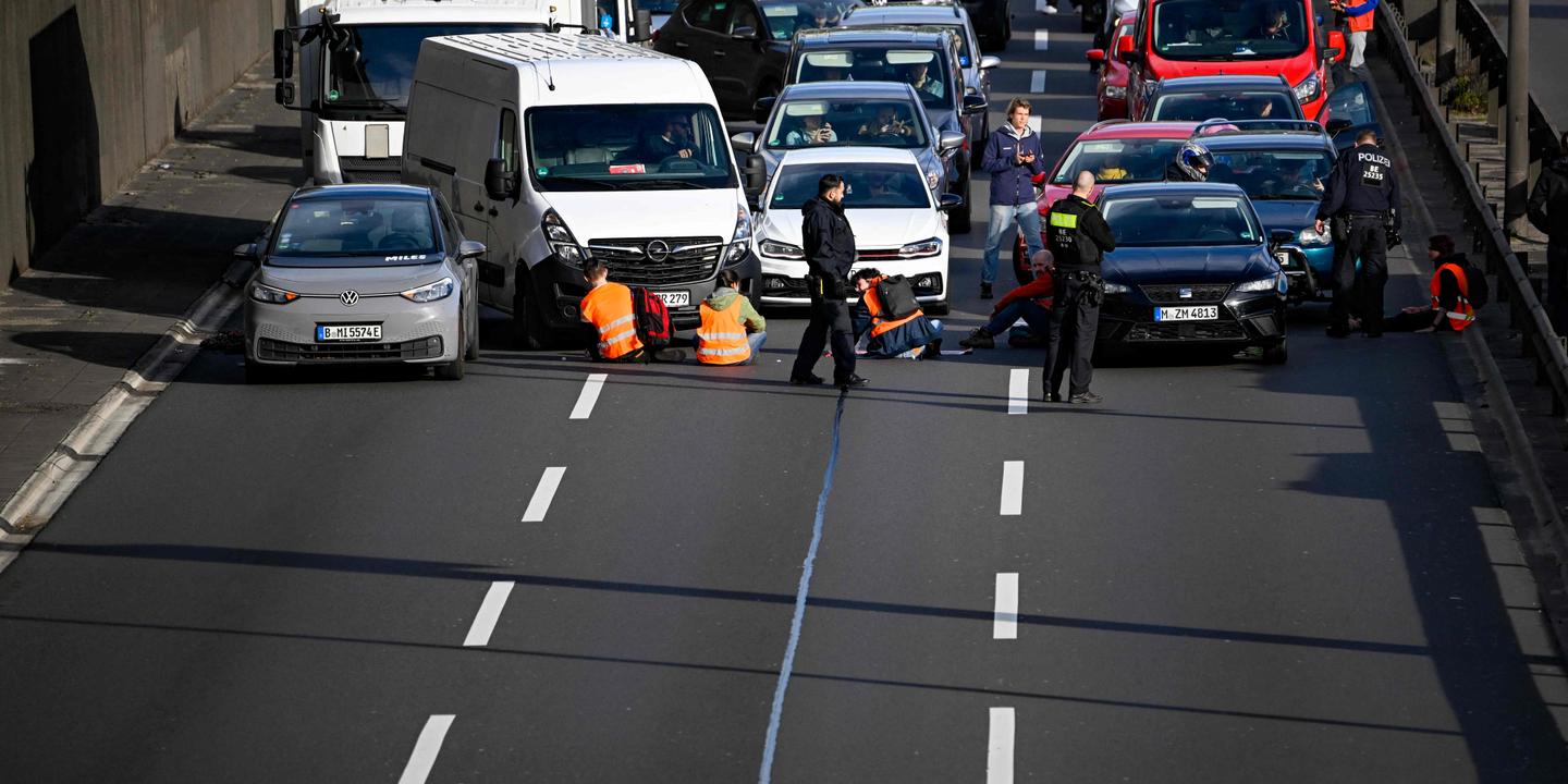 Climate activists stop traffic in Berlin to highlight German government ...