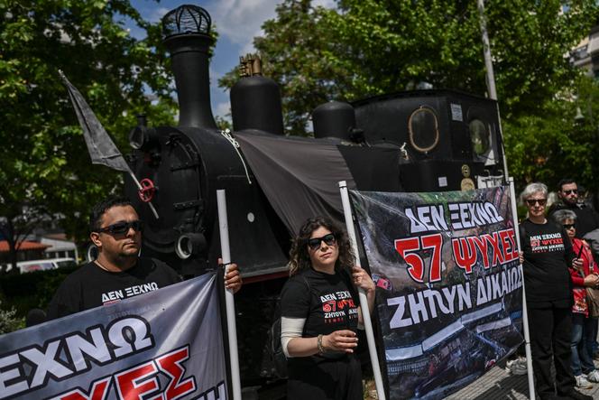 Greek train tragedy: Families of victims hold new protests