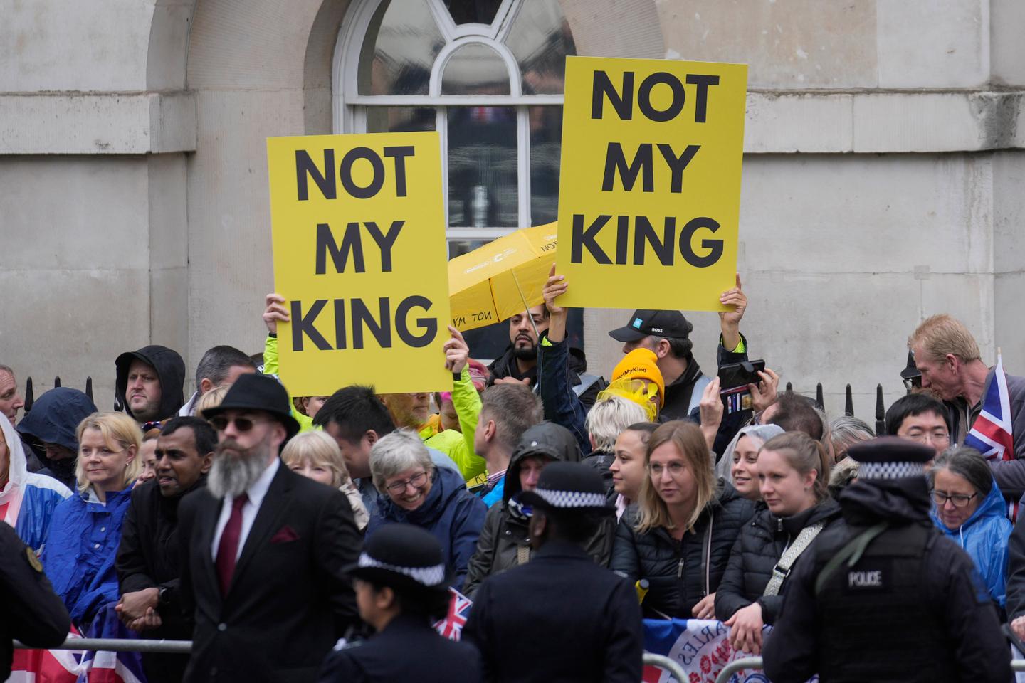 UK: Head of anti-monarchy group released after coronation arrest