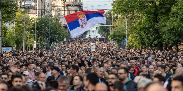 En Serbie, après les tueries, la colère de la population contre le ...