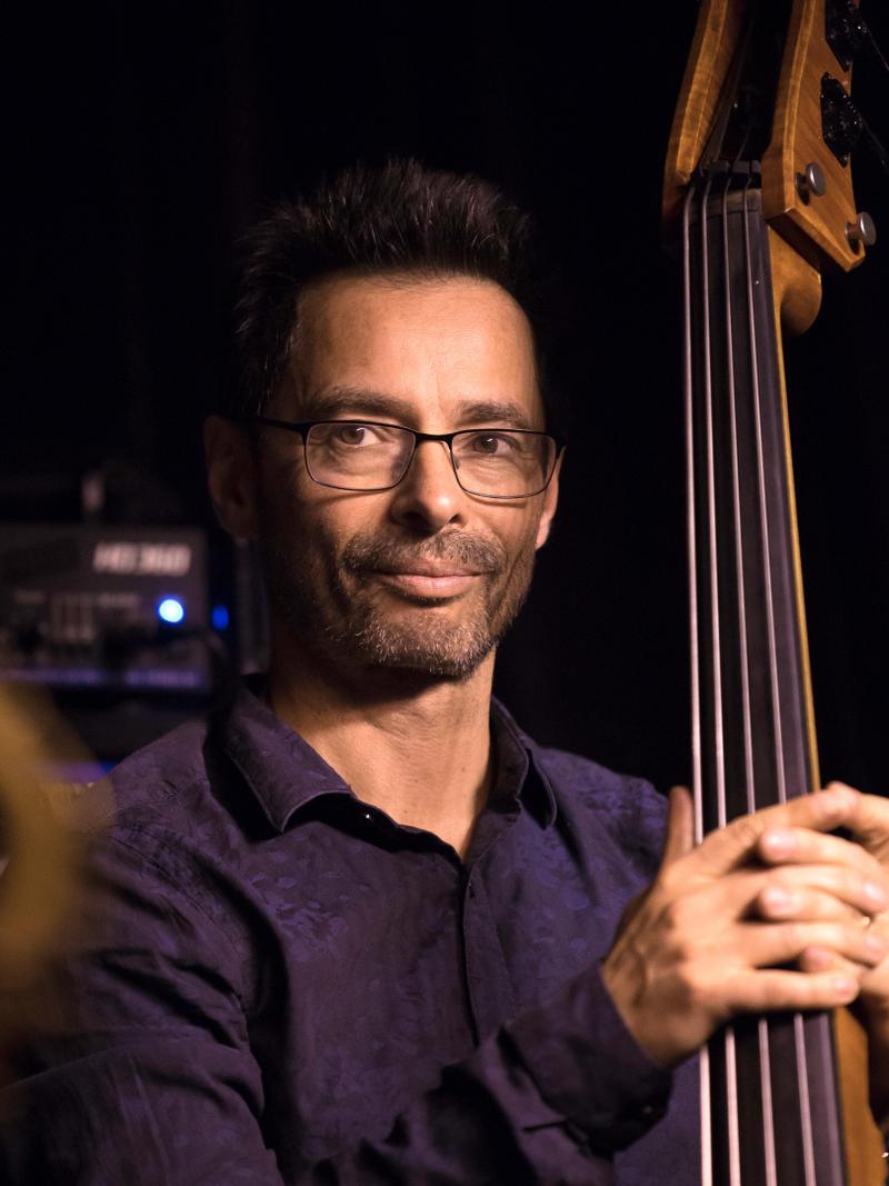Diego Imbert, un contrebassiste très recherché, à l’affiche du festival ...