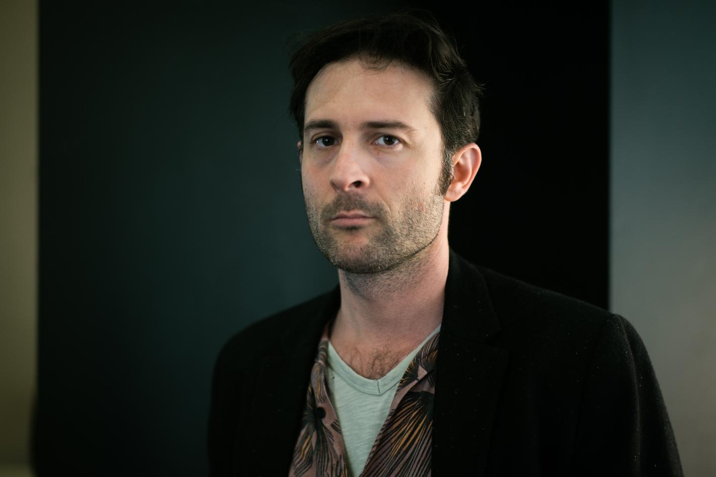 Cannes 2023 : Arthur Harari dans l’habit de Georges Kiejman ...