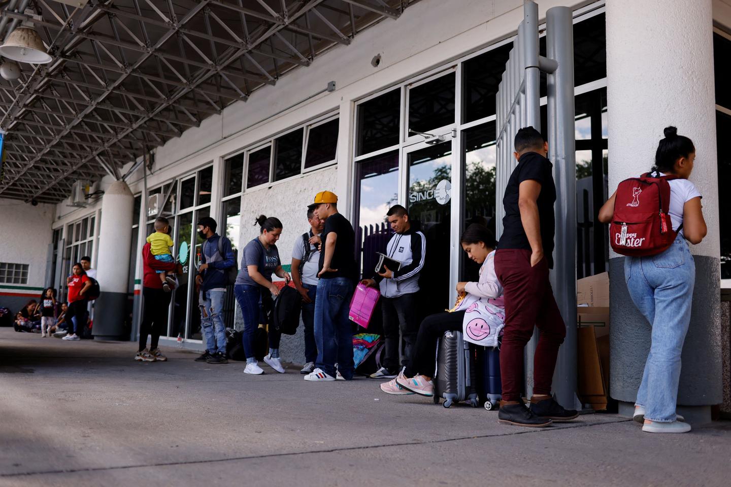 Florida confirms it organized migrant flights to California