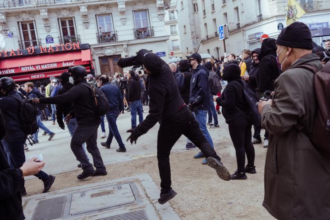 The diverse members of France's black blocs, united against capitalism ...