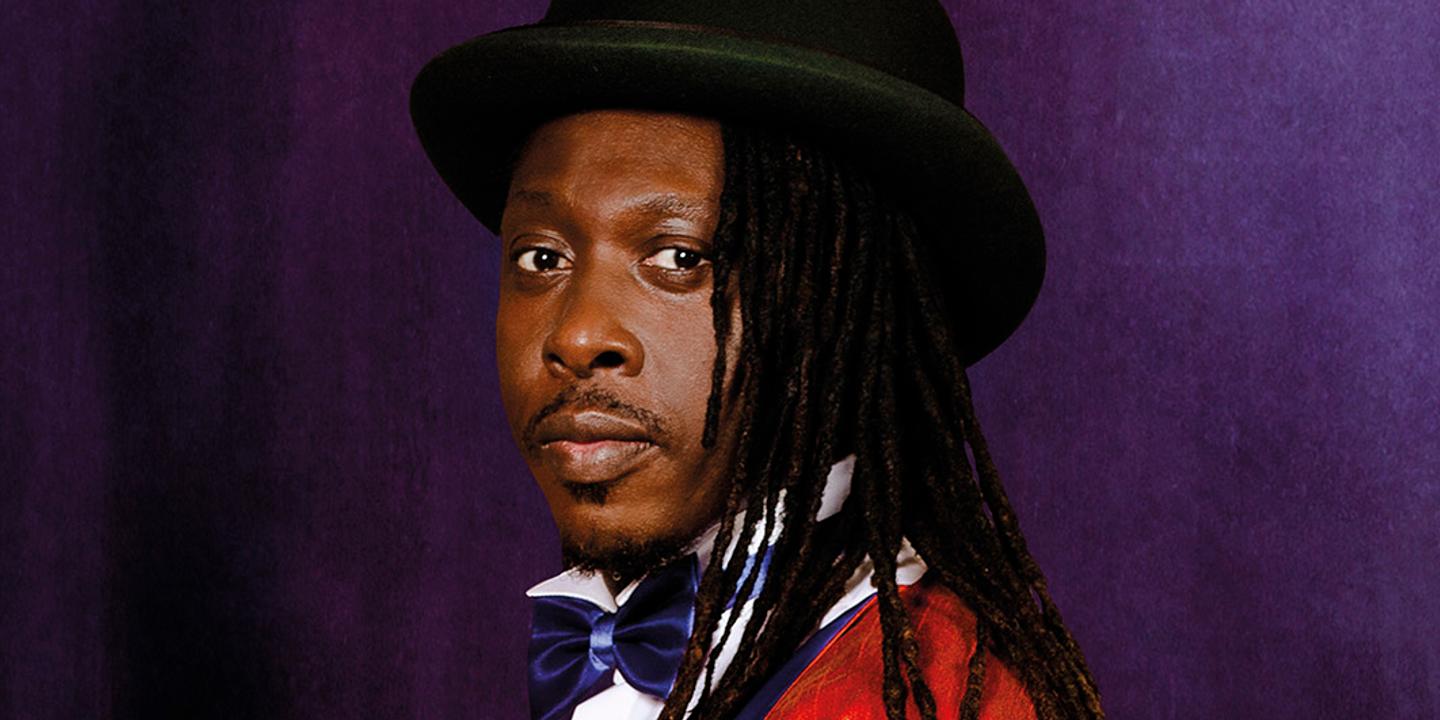 Les mélodies « 100 % bio » du chanteur Faada Freddy